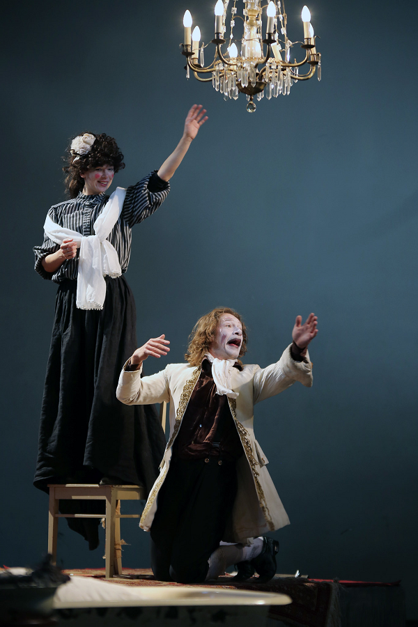 Keskustelufoorumilla ruoditaan Thalia-palkittua Marat/Sadea – T-EFEKTI